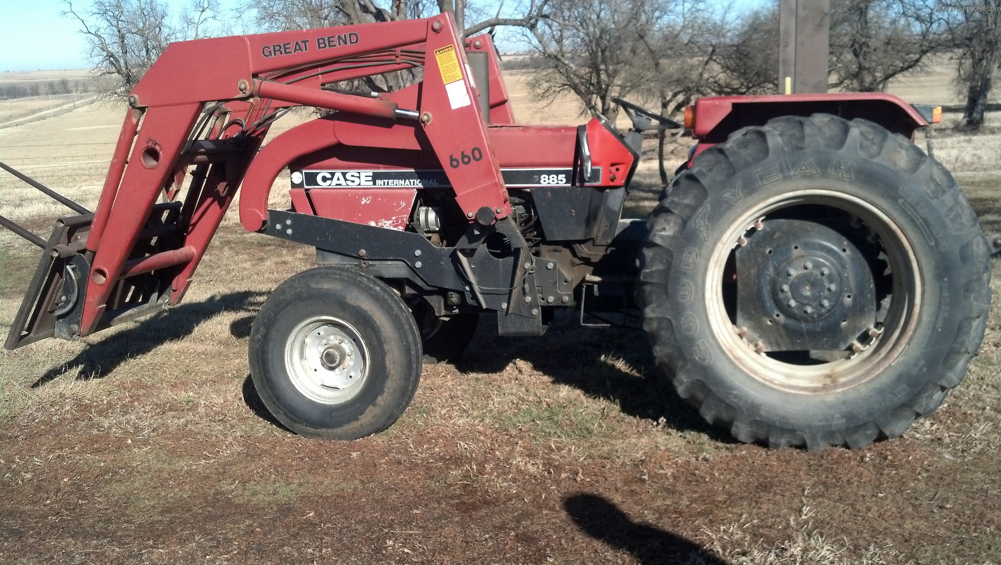 1985 Case IH 885 Tractors - Utility (40-100hp) - John Deere MachineFinder