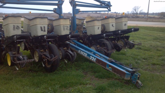 Kinze 2200 Planting & Seeding - Planters - John Deere MachineFinder