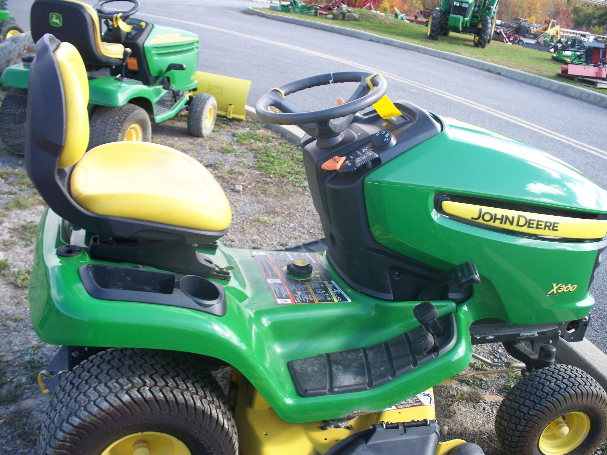 John Deere X300 Lawn & Garden and Commercial Mowing - John Deere ...
