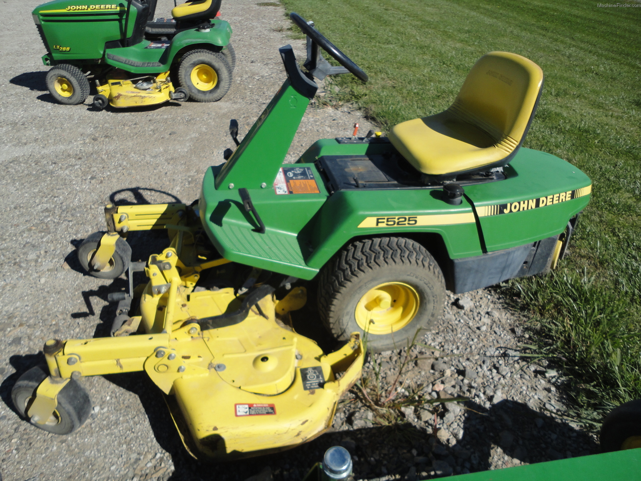 John Deere F525 Lawn & Garden and Commercial Mowing - John Deere ...