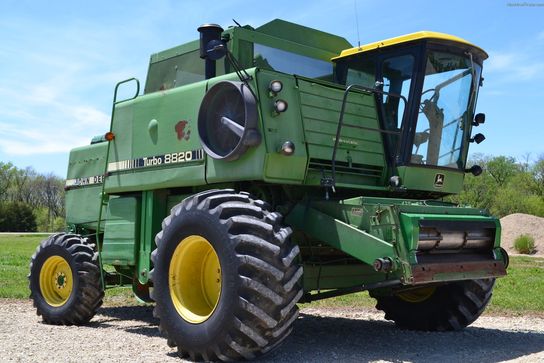 1979 John Deere 8820 Combines - John Deere MachineFinder