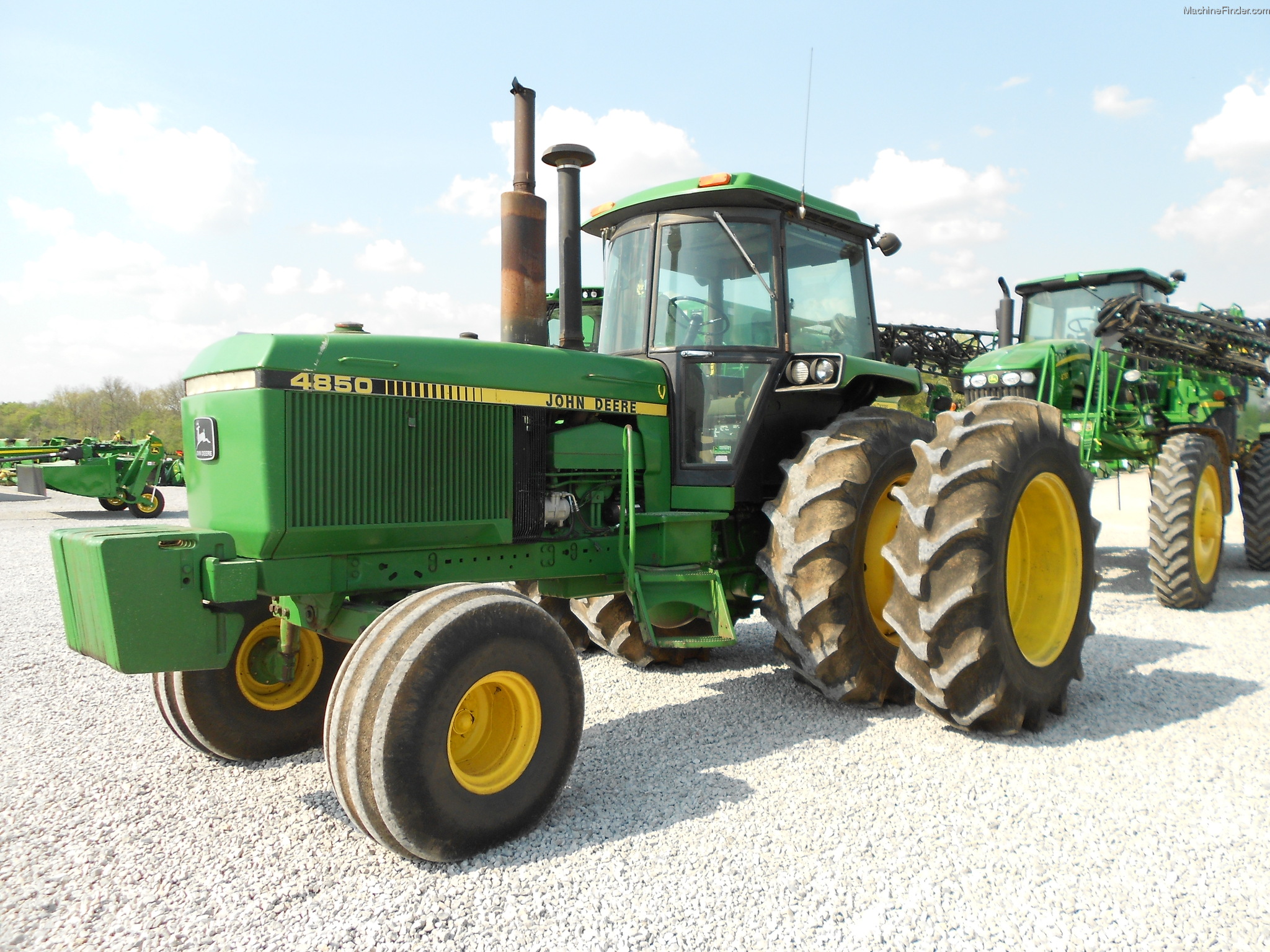 John Deere 4850 Tractors - Row Crop (+100hp) - John Deere MachineFinder