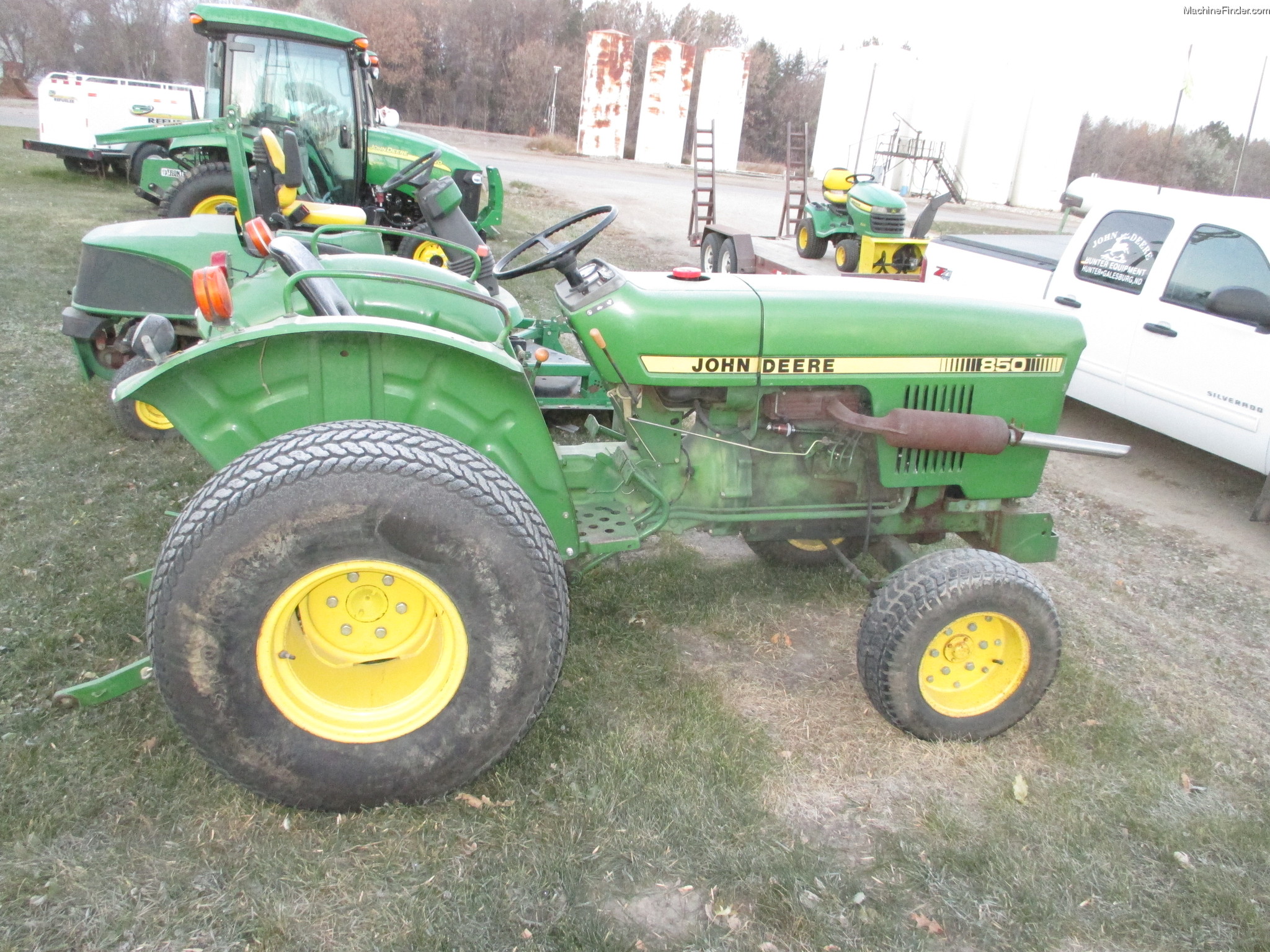 John Deere 850 Tractors - Compact (1-40hp.) - John Deere MachineFinder