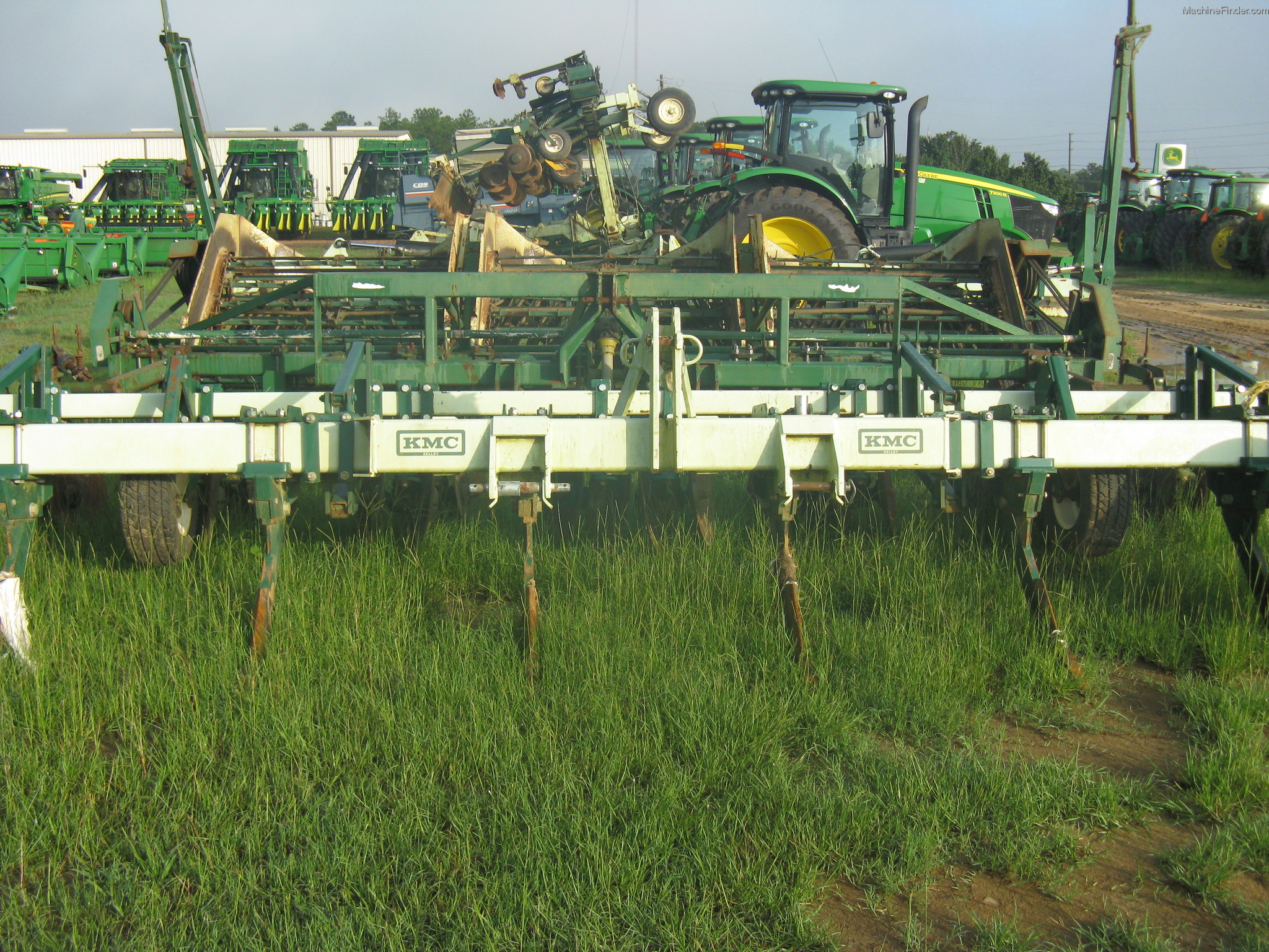 2013 KMC KMC 8 ROW RIGID RIPPER/BEDDER Tillage - John Deere MachineFinder