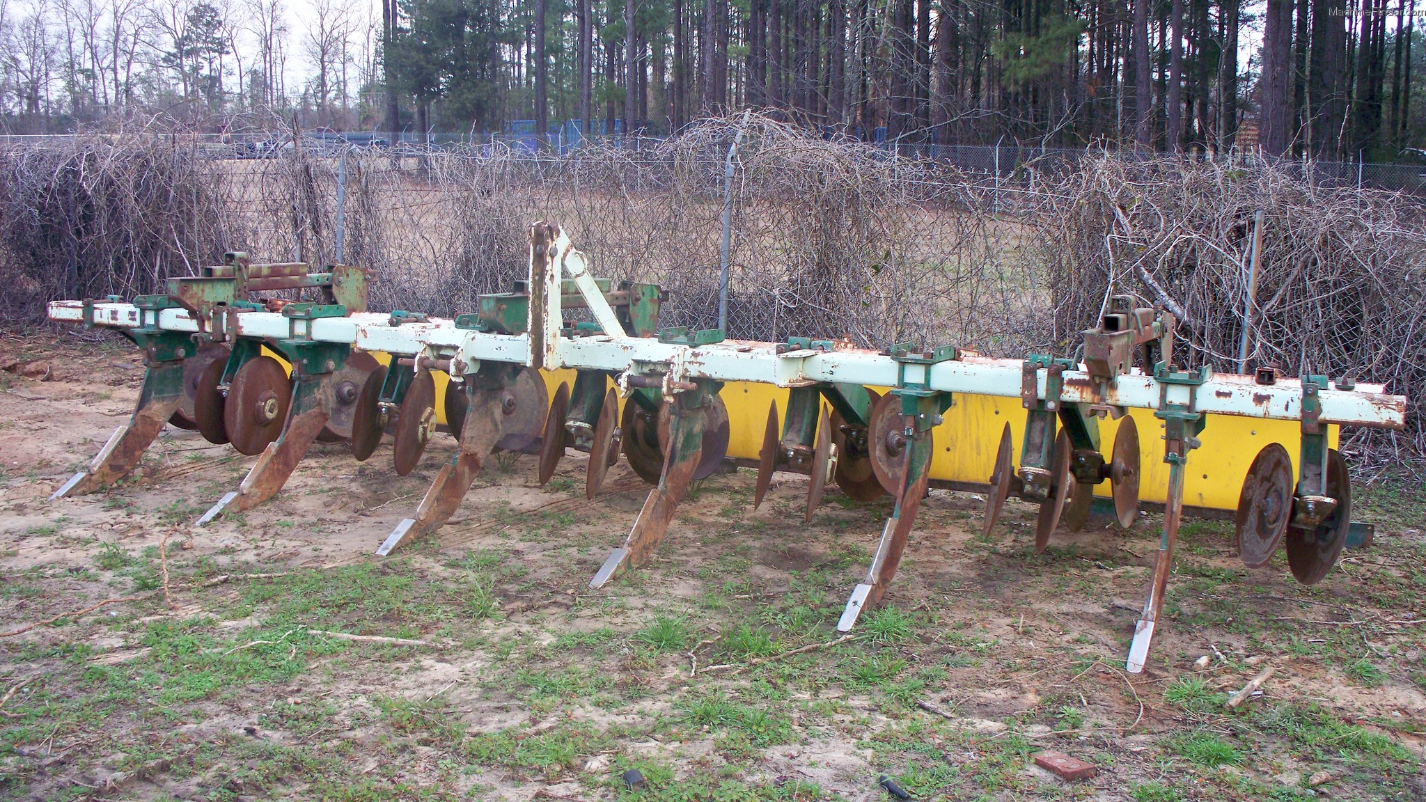 KMC 6-38 RIPPER BEDDER Tillage - John Deere MachineFinder