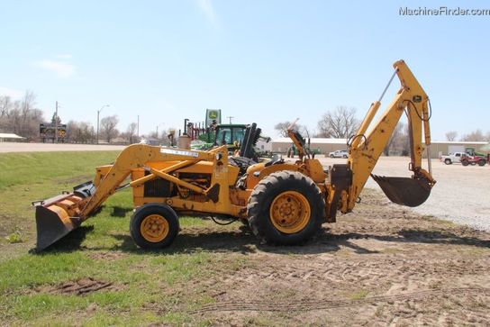 John Deere 400 TRACTOR LOADER BACKHOE