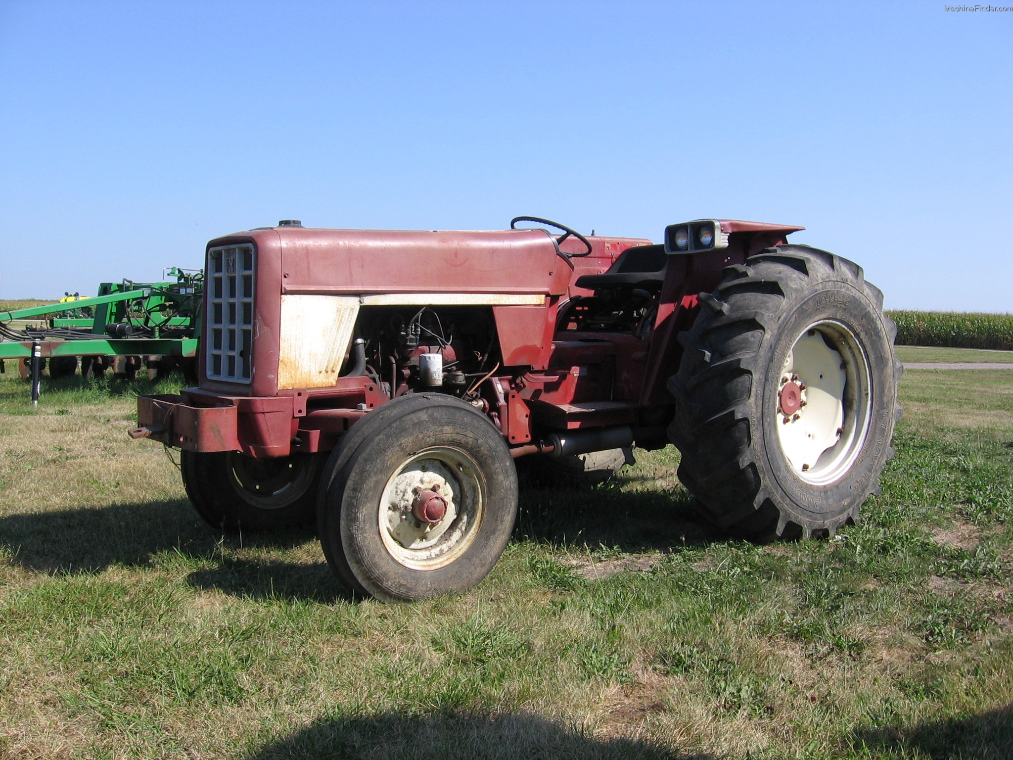 Used Farm & Agricultural Equipment - John Deere MachineFinder